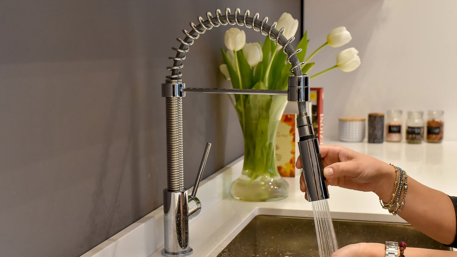 Idroscopini e doccette bidet: che differenza c’è? | Delò Magazine